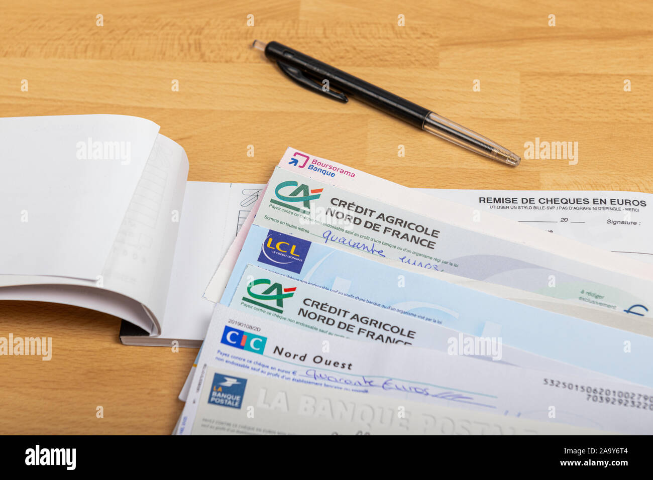 Document paper check logo hi-res stock photography and images - Alamy