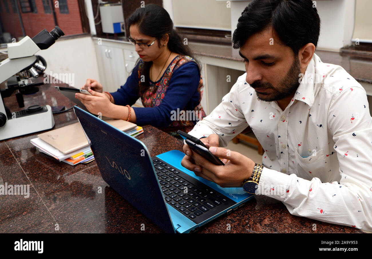 Indian students computer lab hi-res stock photography and images - Alamy