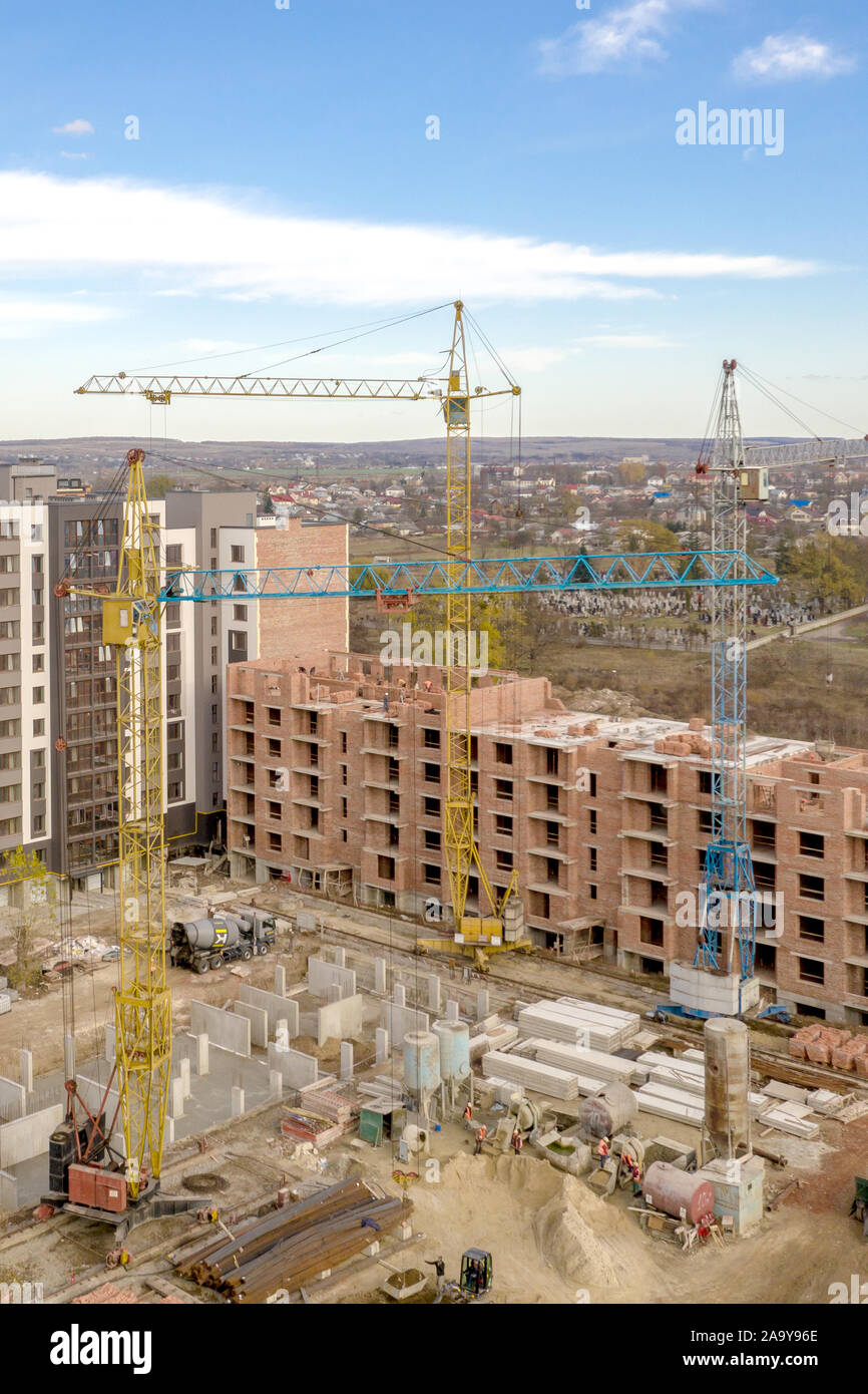 10 story high building construction hi-res stock photography and images ...