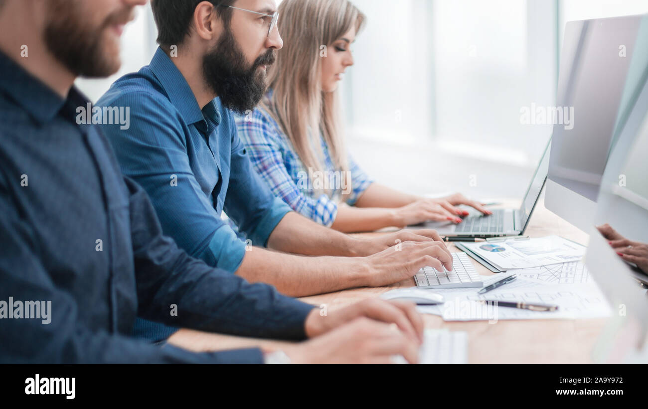 Office casual computers diversity hi-res stock photography and images ...