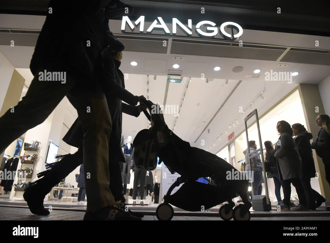 Mango walk hi-res stock photography and images - Alamy