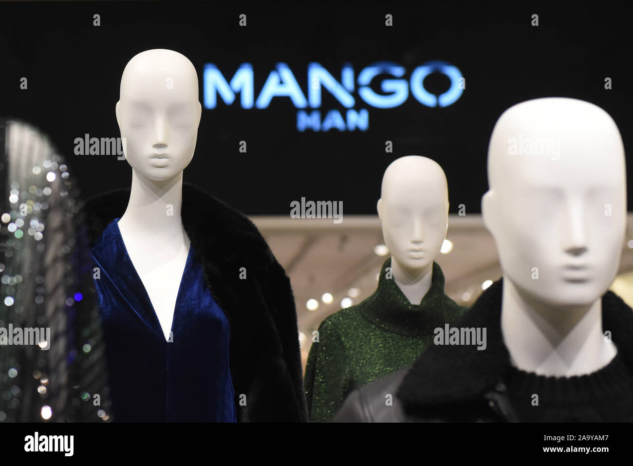Dummies inside a Mango store in Barcelona Stock Photo - Alamy