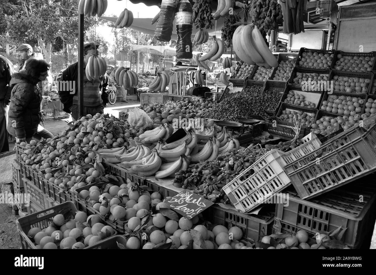 Market in the north of Tunesia, where farmers are producing many types ...