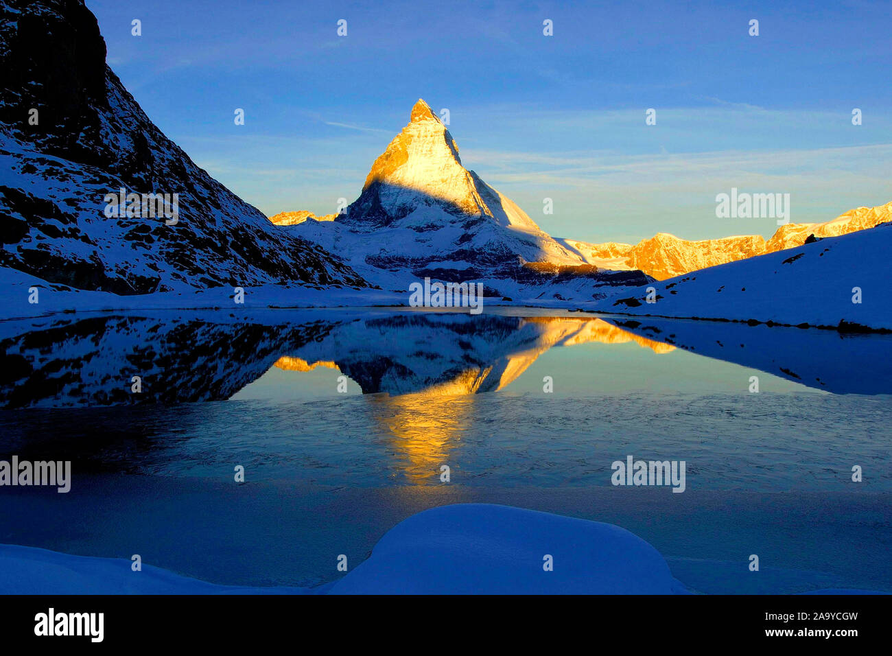 Matterhorn reflexion hi-res stock photography and images - Alamy