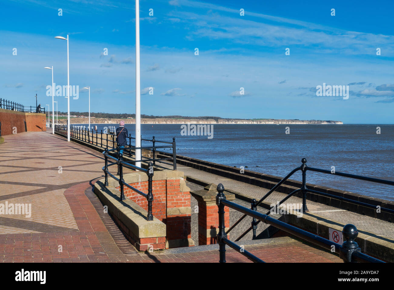 Bridlington promenade, Victoria Terrace, beach, East Riding, Yorkshire ...