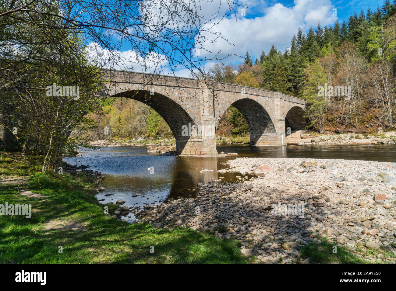 Potarch bridge, river Dee, stone, arches, sunny, Kincardine O'Neil ...