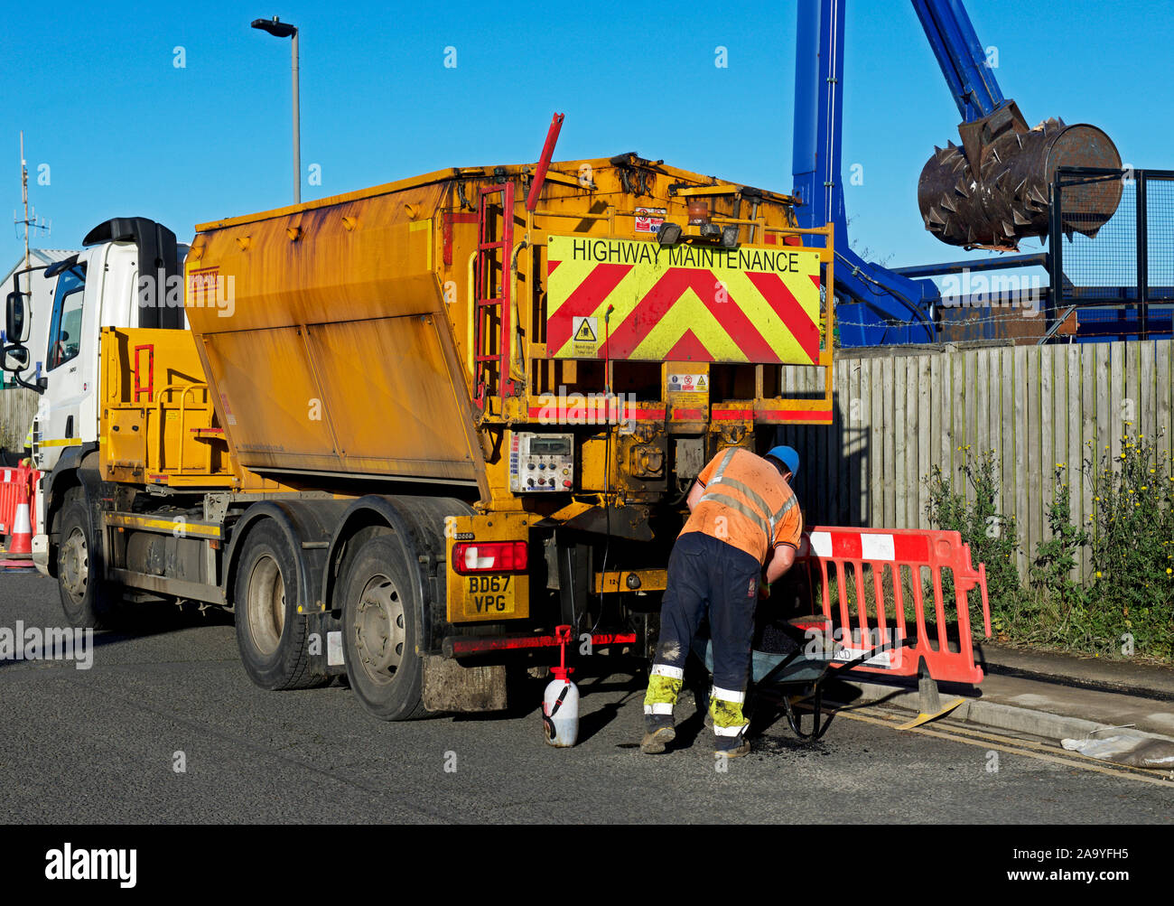 Tarmac lorry hi-res stock photography and images - Alamy