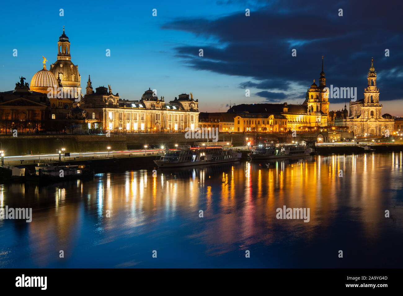 Dresden, Germany. 18th Nov, 2019. The lights of the historic old town ...