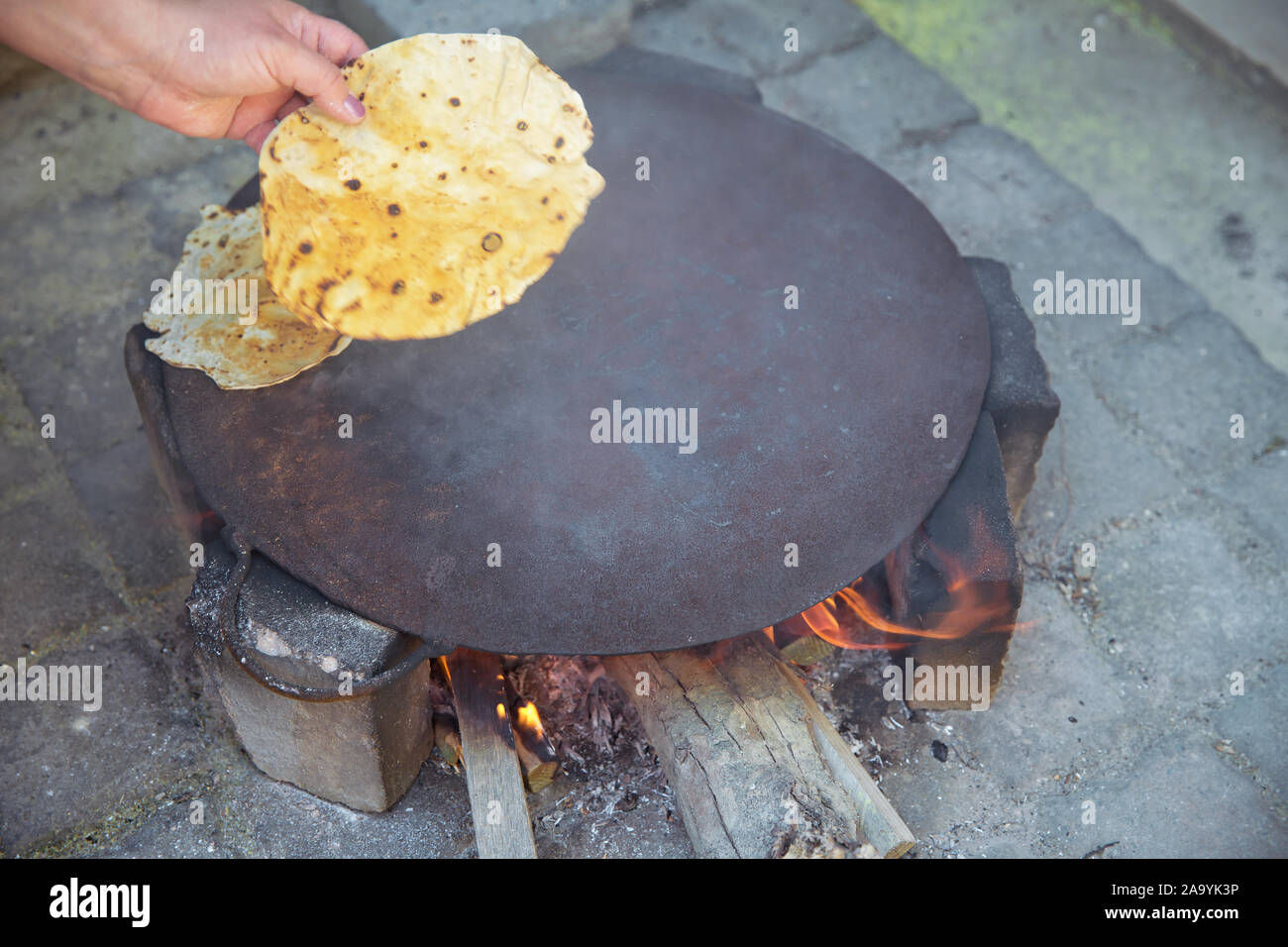 Saj bread hi-res stock photography and images - Alamy