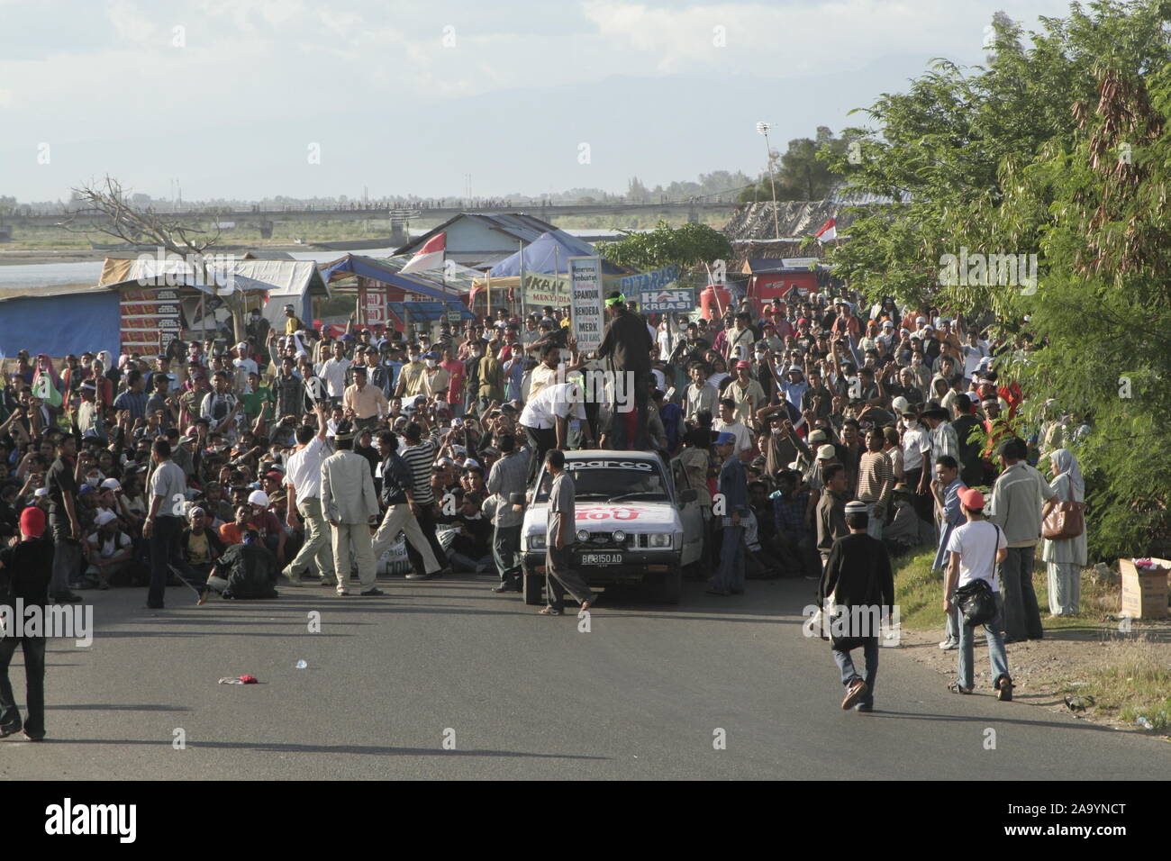 Banda Aceh, Aceh, Indonesia. August 15, 2006. Marches and ...