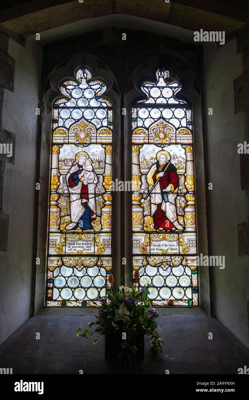 Wiltshire saints church interior hi-res stock photography and images ...