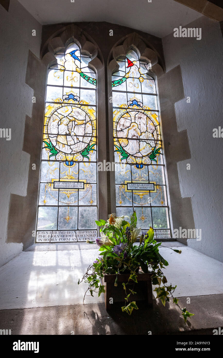 Wiltshire saints church interior hi-res stock photography and images ...