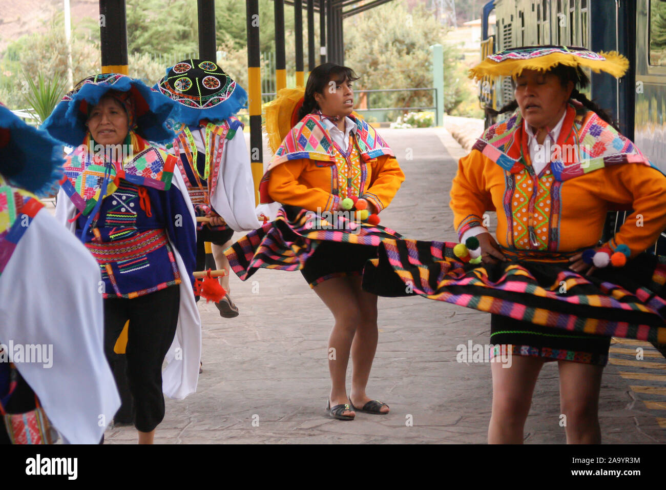 Traditional dance from peru hi-res stock photography and images - Alamy