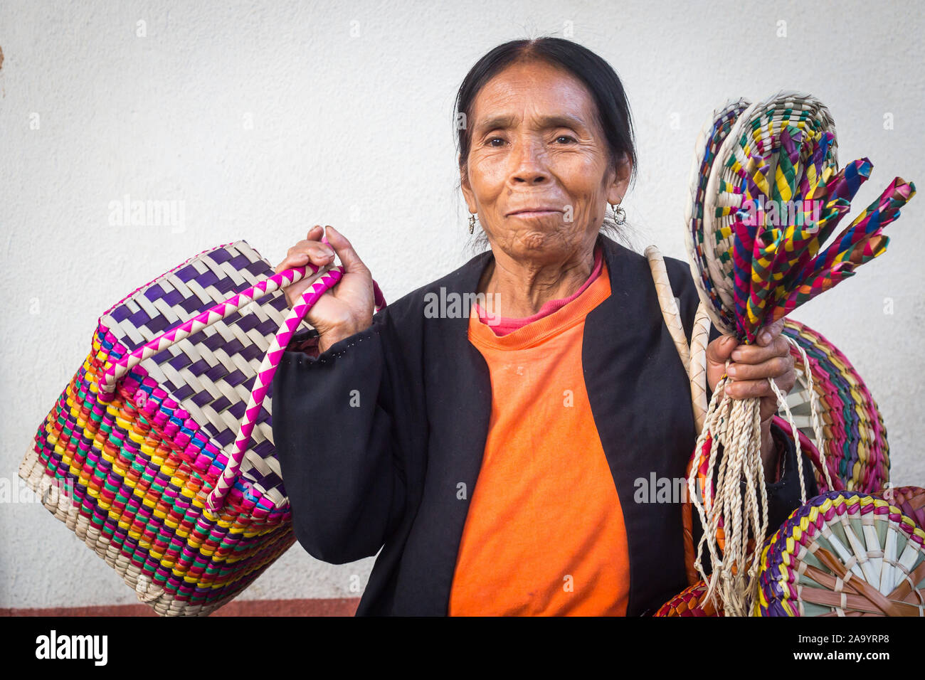 Mexican crafts hi-res stock photography and images - Alamy