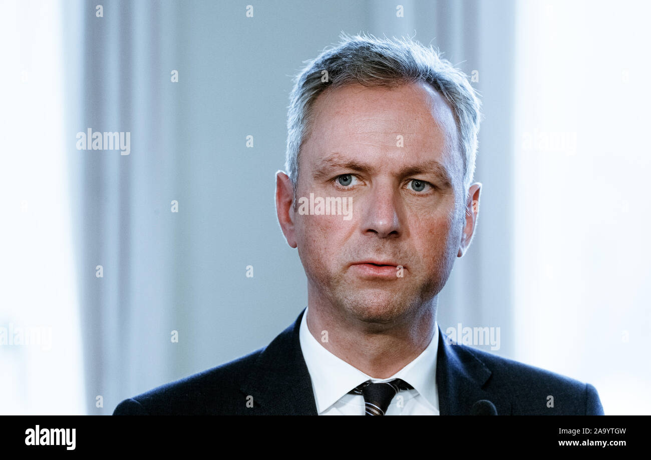 Hamburg, Germany. 18th Nov, 2019. Matthias Boxberger, Chairman of the ...