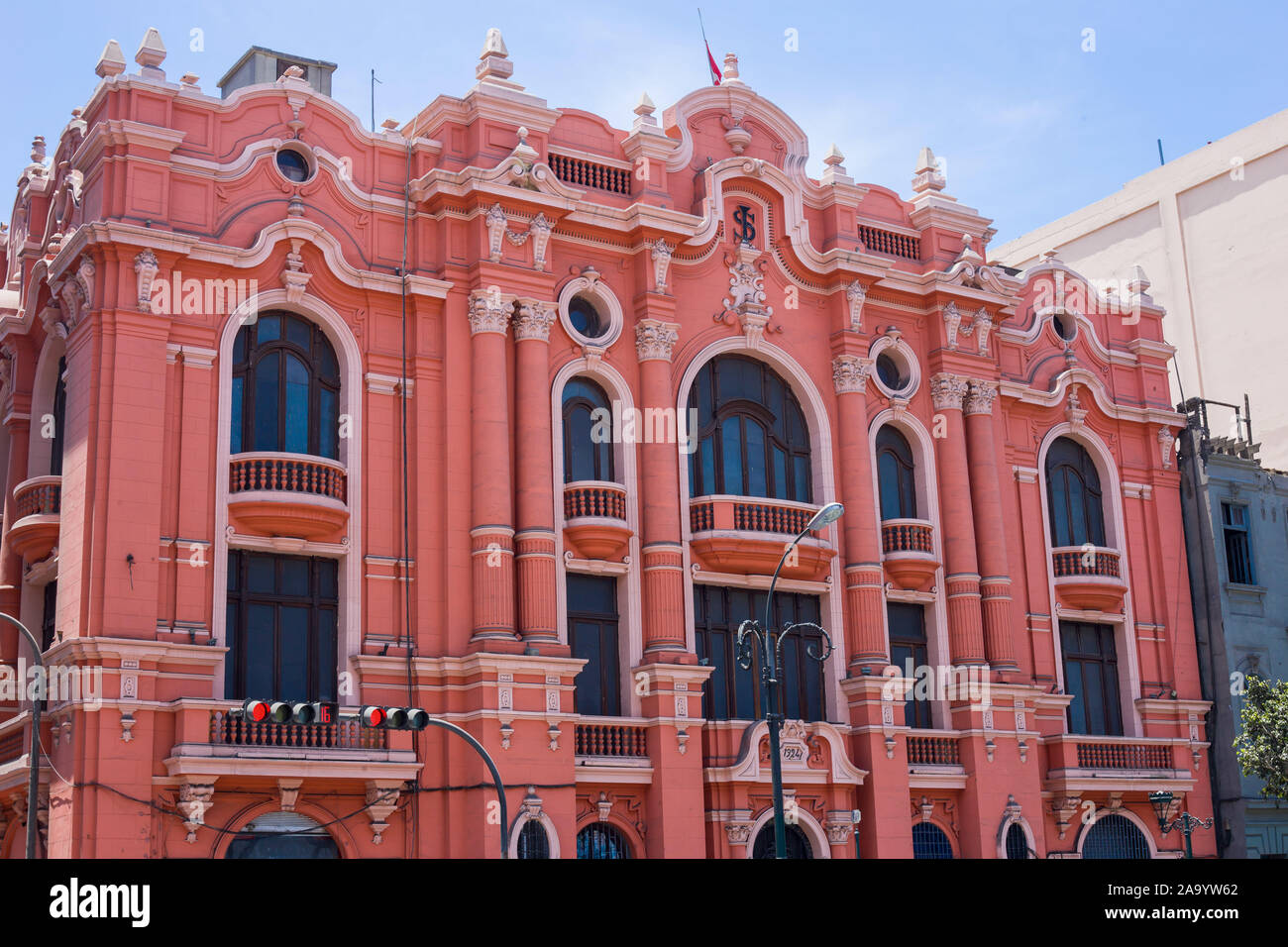 Pink building in lima peru Stock Photo - Alamy