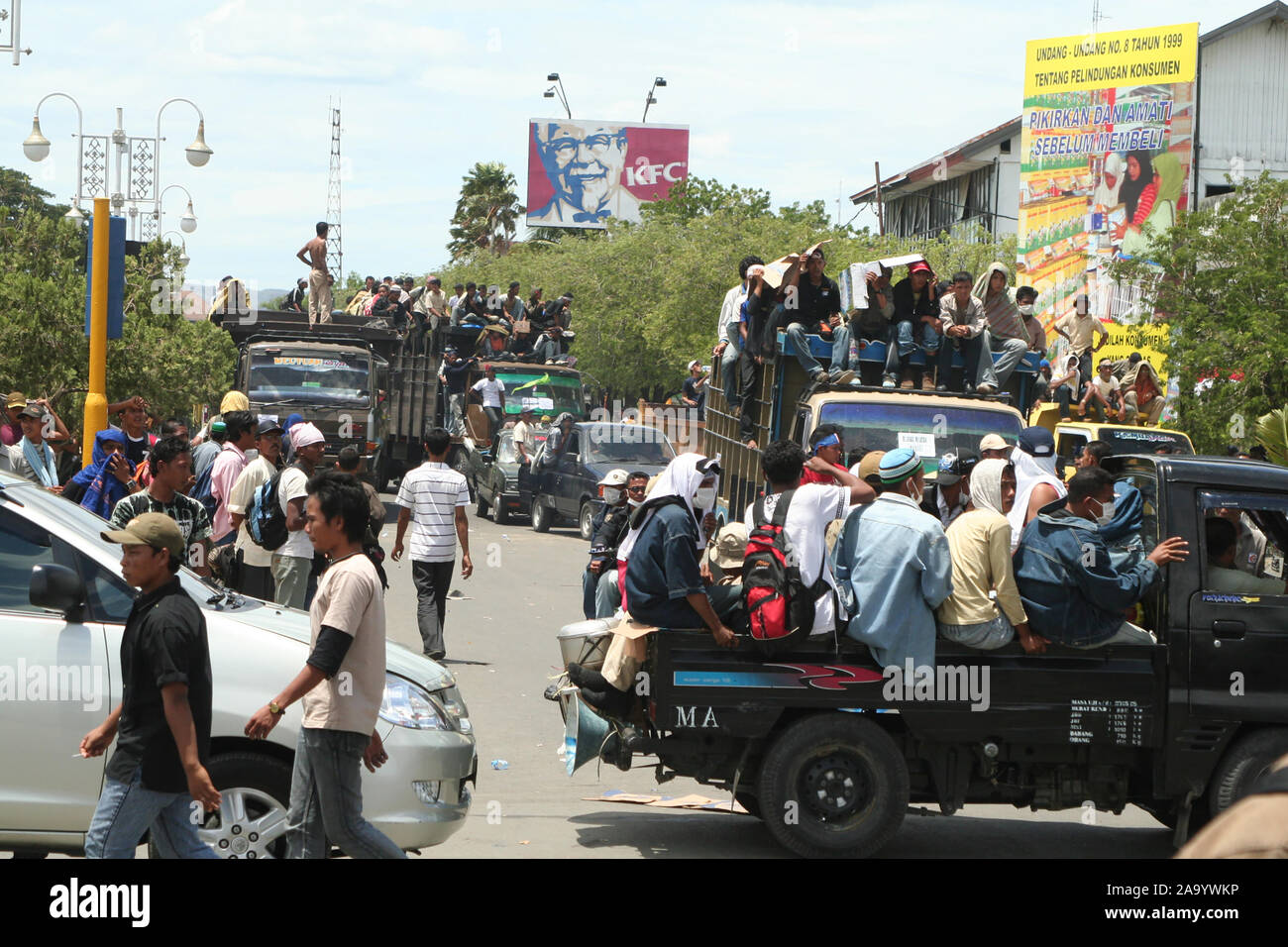 Banda Aceh, Aceh, Indonesia. August 15, 2006. Marches and ...