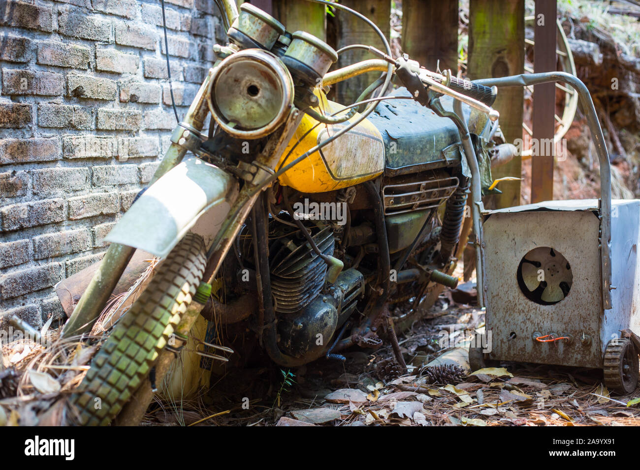 Old rusted abandoned motorcycle in desolate barn Stock Photo - Alamy Old rusted abandoned motorcycle in desolate barn Stock Photo - Alamy