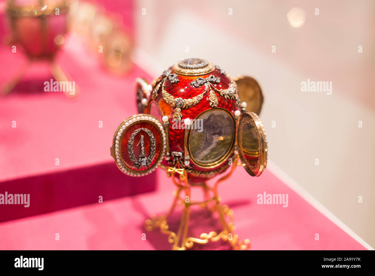 Faberge eggs hi-res stock photography and images - Alamy
