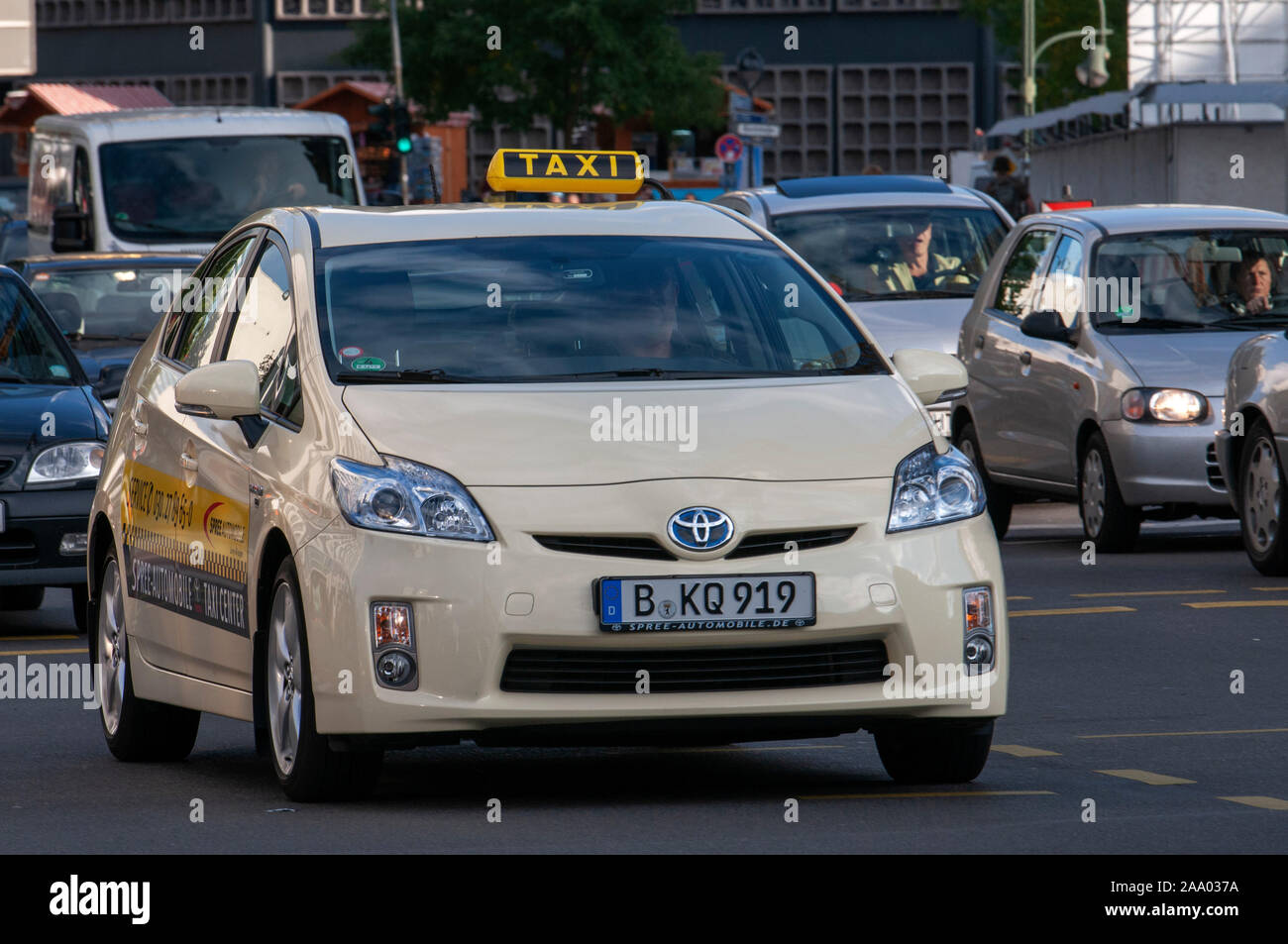 Skyline operator hi-res stock photography and images - Alamy