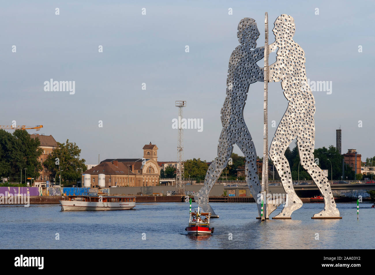 Statue molecule man hi-res stock photography and images - Alamy
