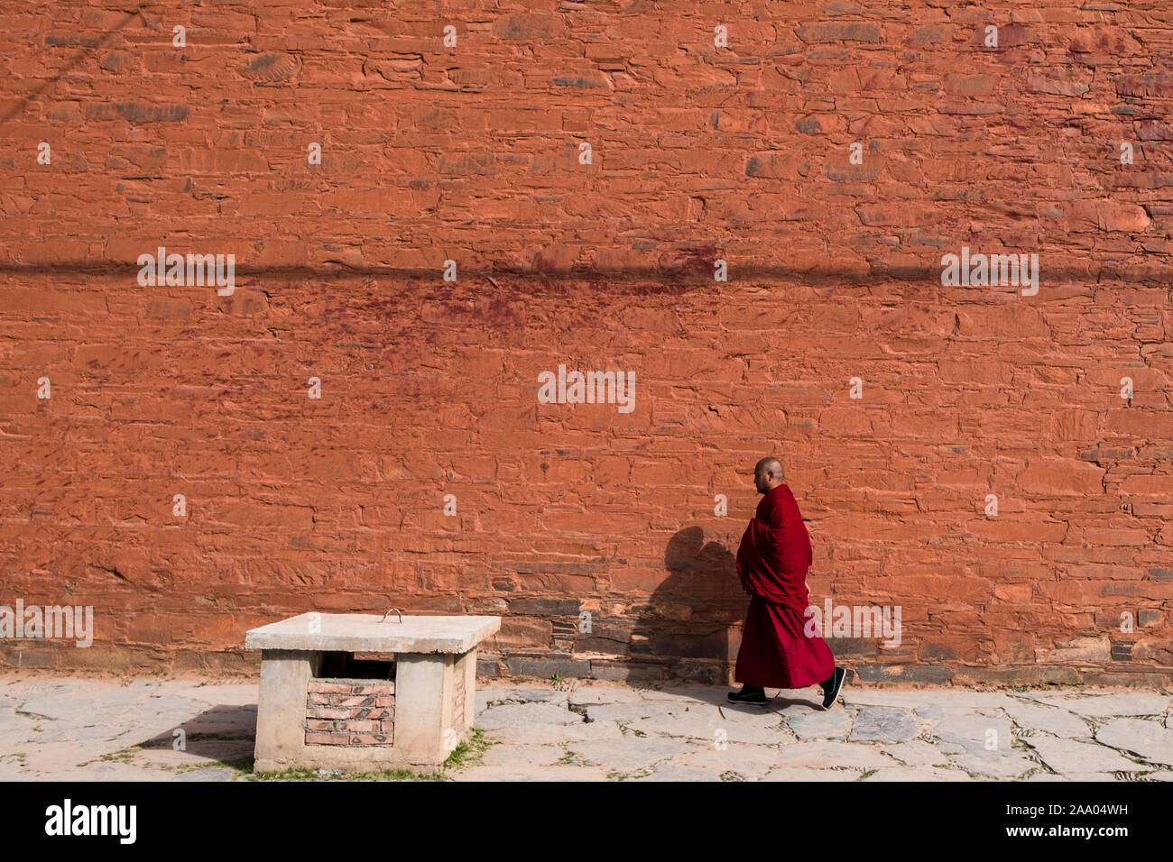 Gelugpa, or Yellow Hat school, buddhist monk in Labrang monastery Stock ...