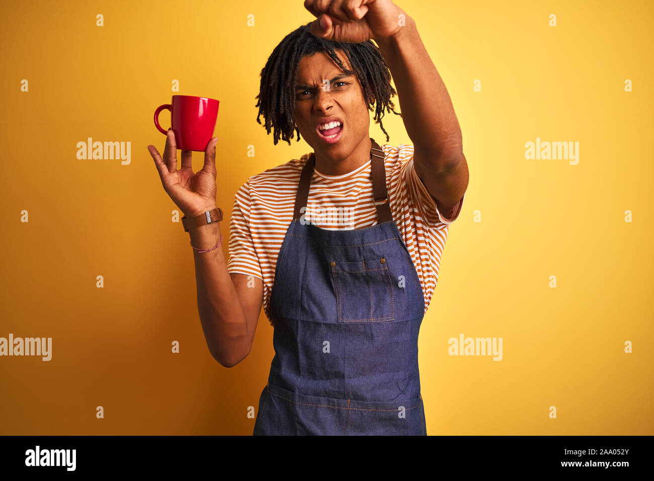 Black man dreadlocks yelling screaming hi-res stock photography and ...