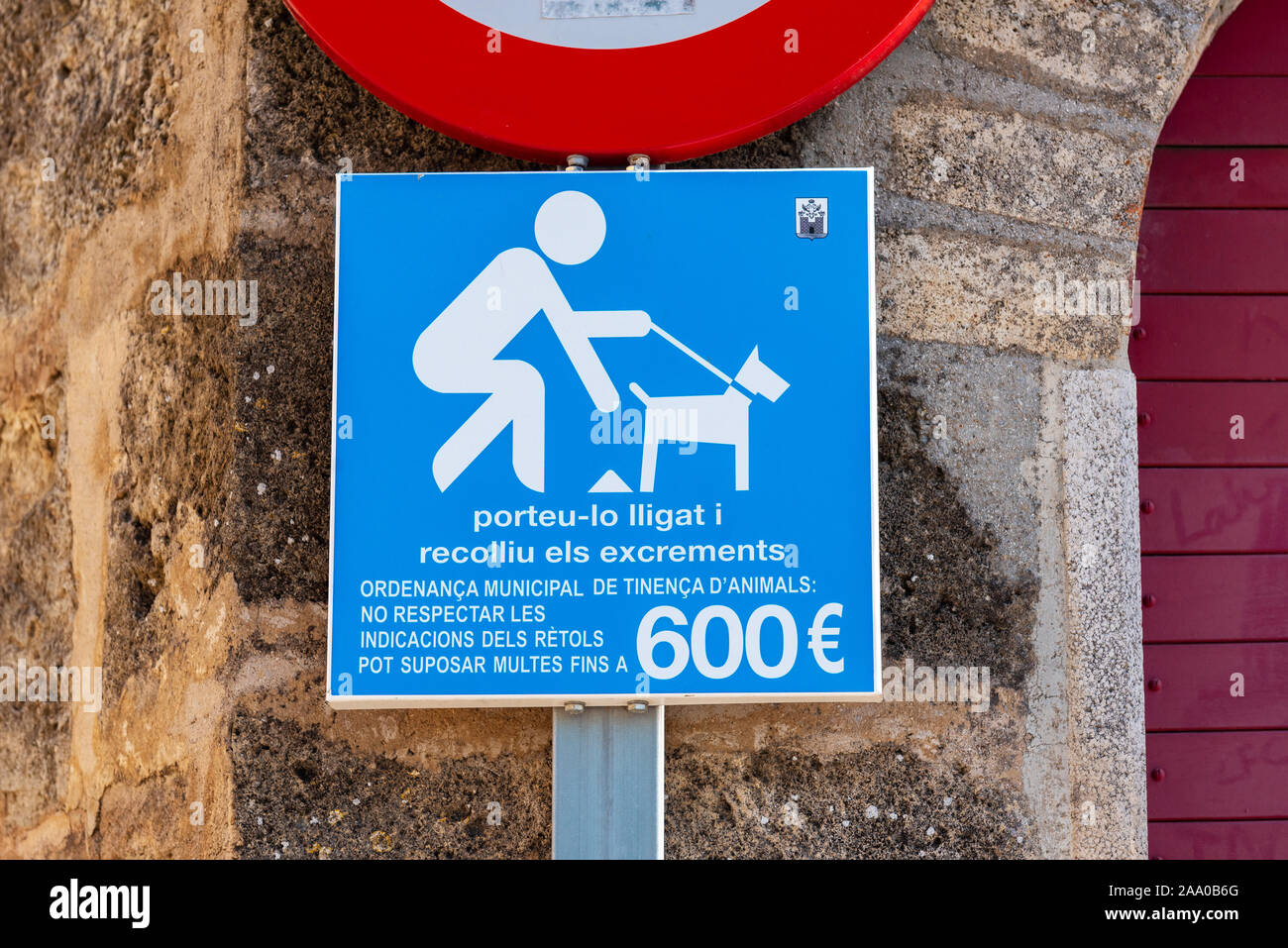 Pooping hi-res stock photography and images - Alamy