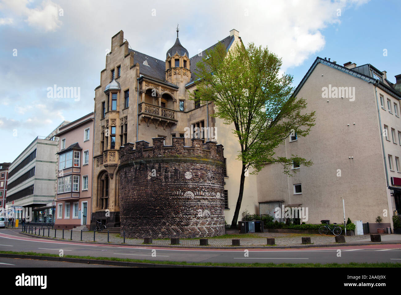 Roman tower hi-res stock photography and images - Alamy