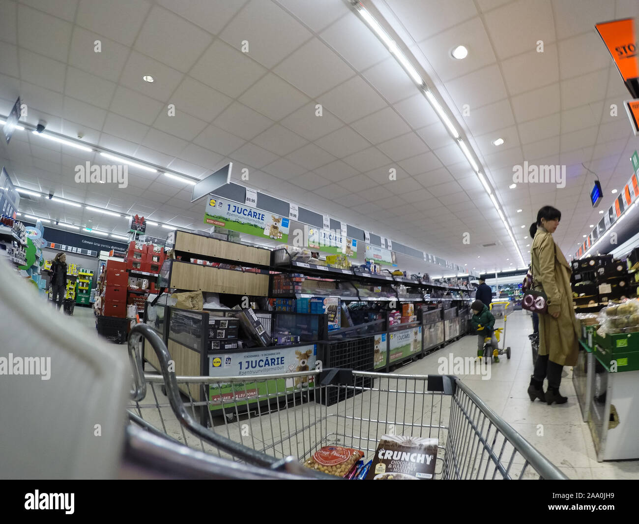 Lidl supermarket shopping cart trolley hi-res stock photography and ...