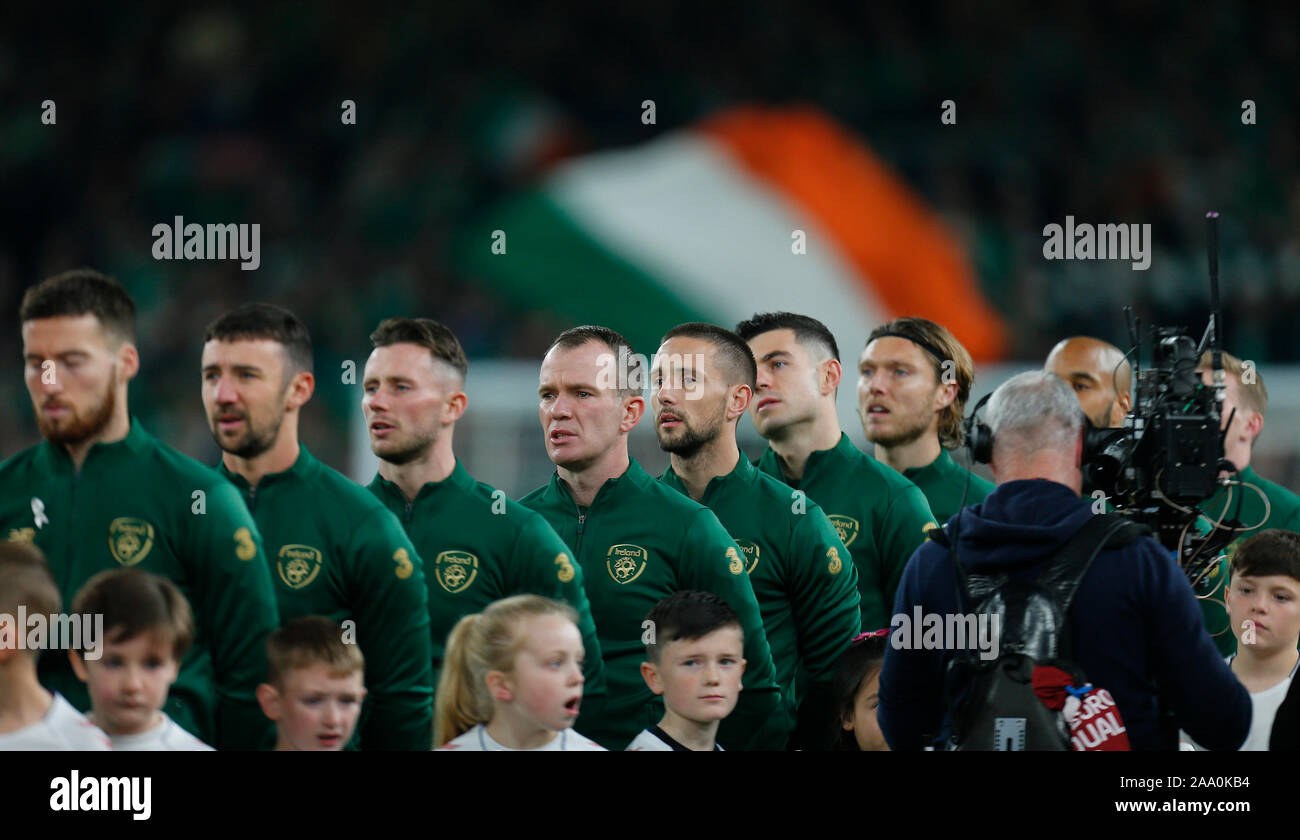 Irish soccer team national anthem hi-res stock photography and images ...