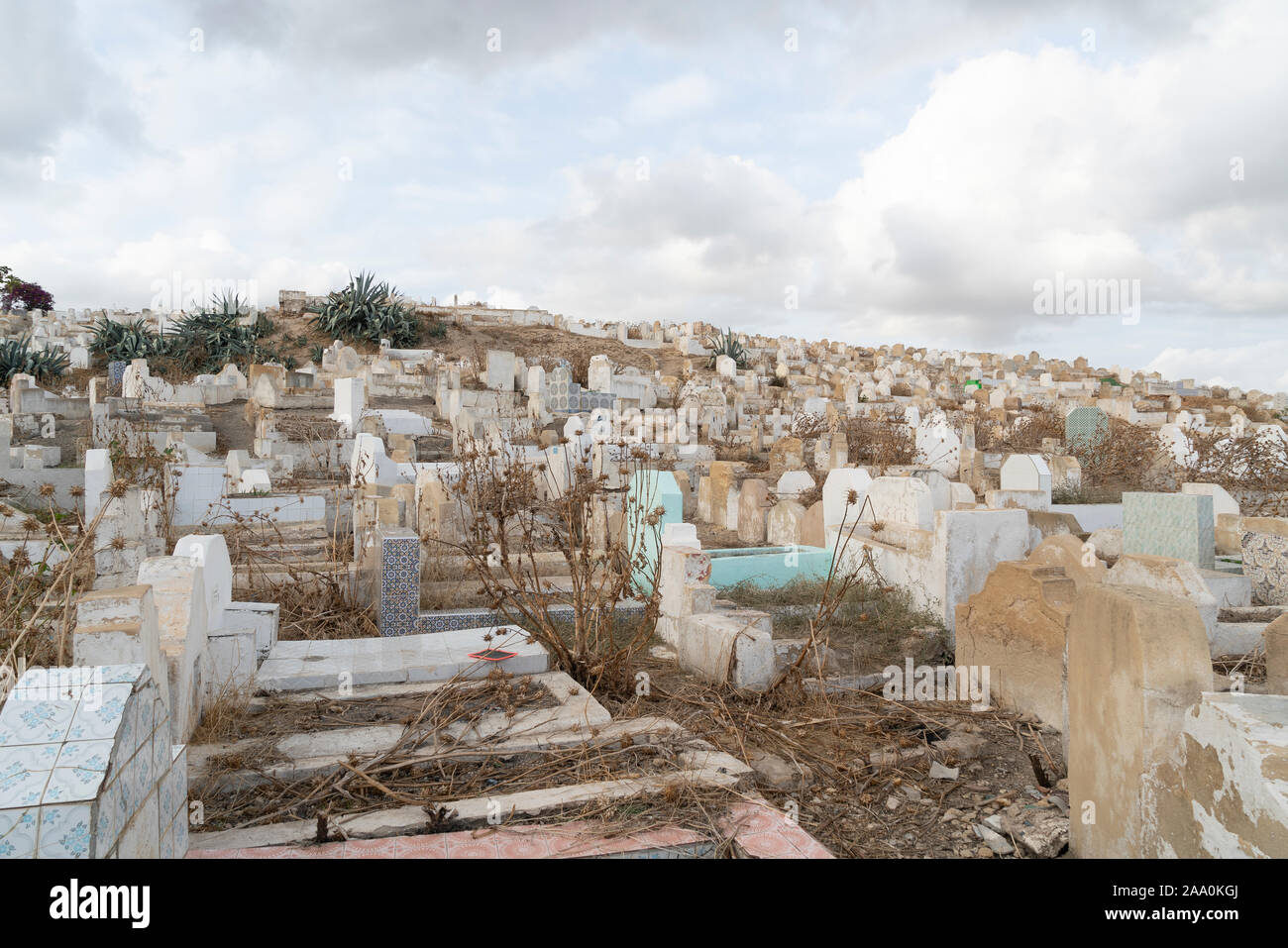 Arabic cemetery hi-res stock photography and images - Alamy