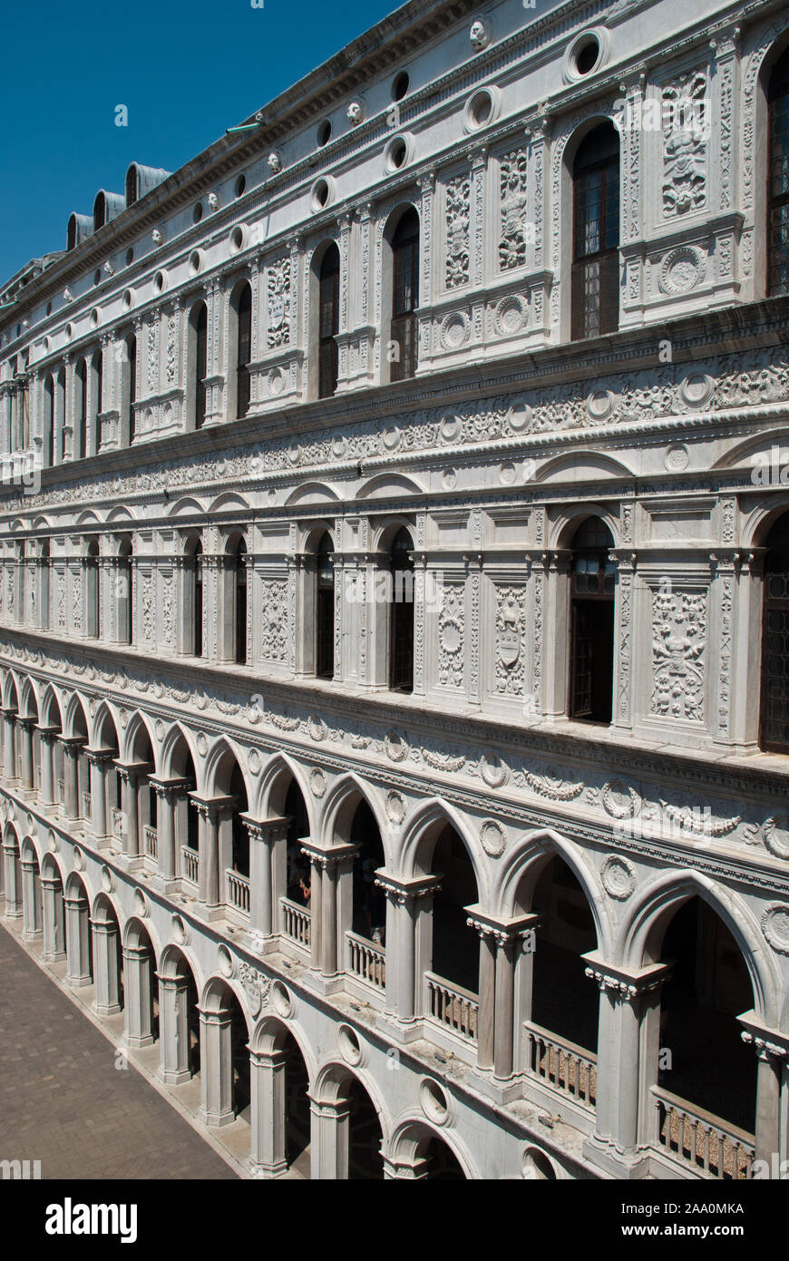 Venice doges palace palazzo ducale details of gothic architecture hi ...