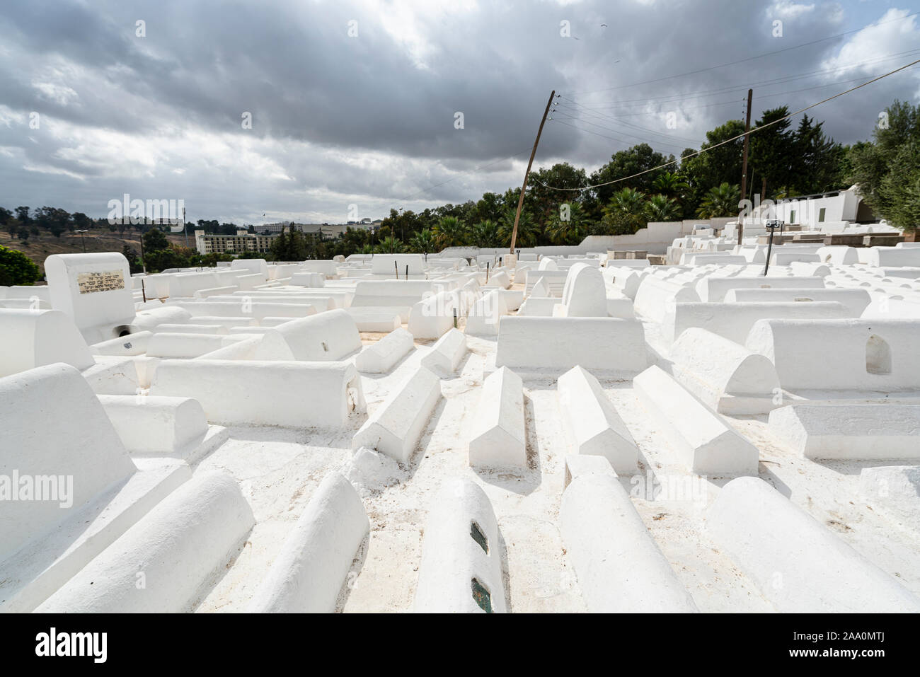 White tombs hi-res stock photography and images - Alamy