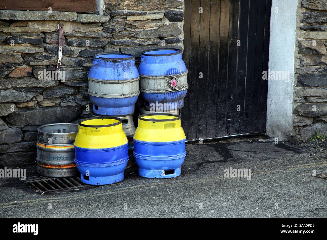 Kegs stacked hi-res stock photography and images - Alamy