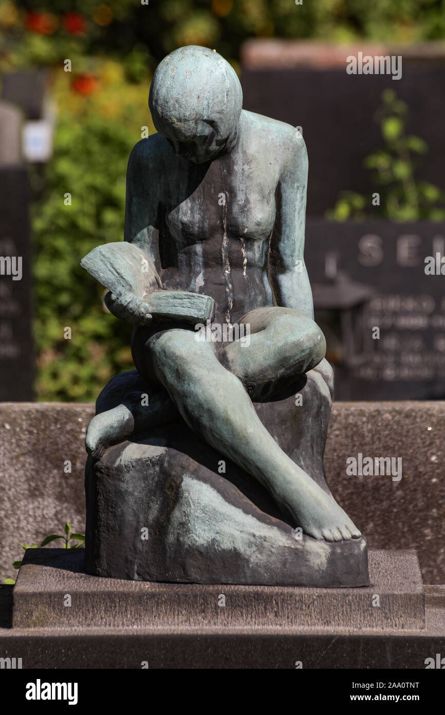 Funerary art on a gravestone Stock Photo - Alamy