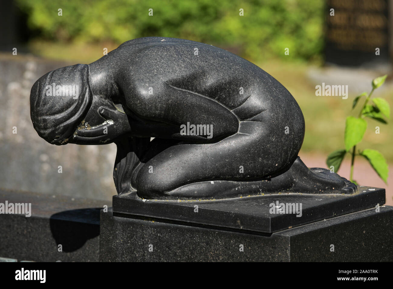 Funerary art on a gravestone Stock Photo - Alamy