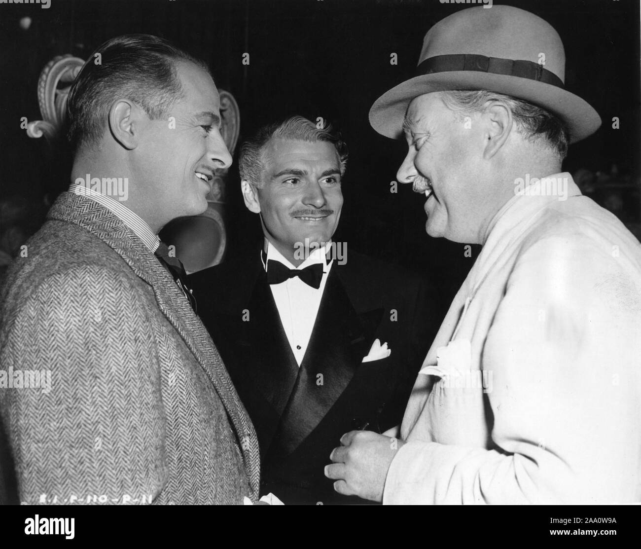REGINALD DENNY as Frank Crawley LAURENCE OLIVIER as Maxim de Winter and ...