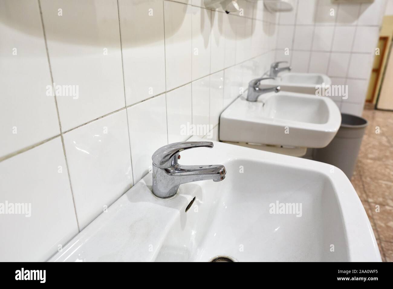 Cold water basins hi-res stock photography and images - Alamy