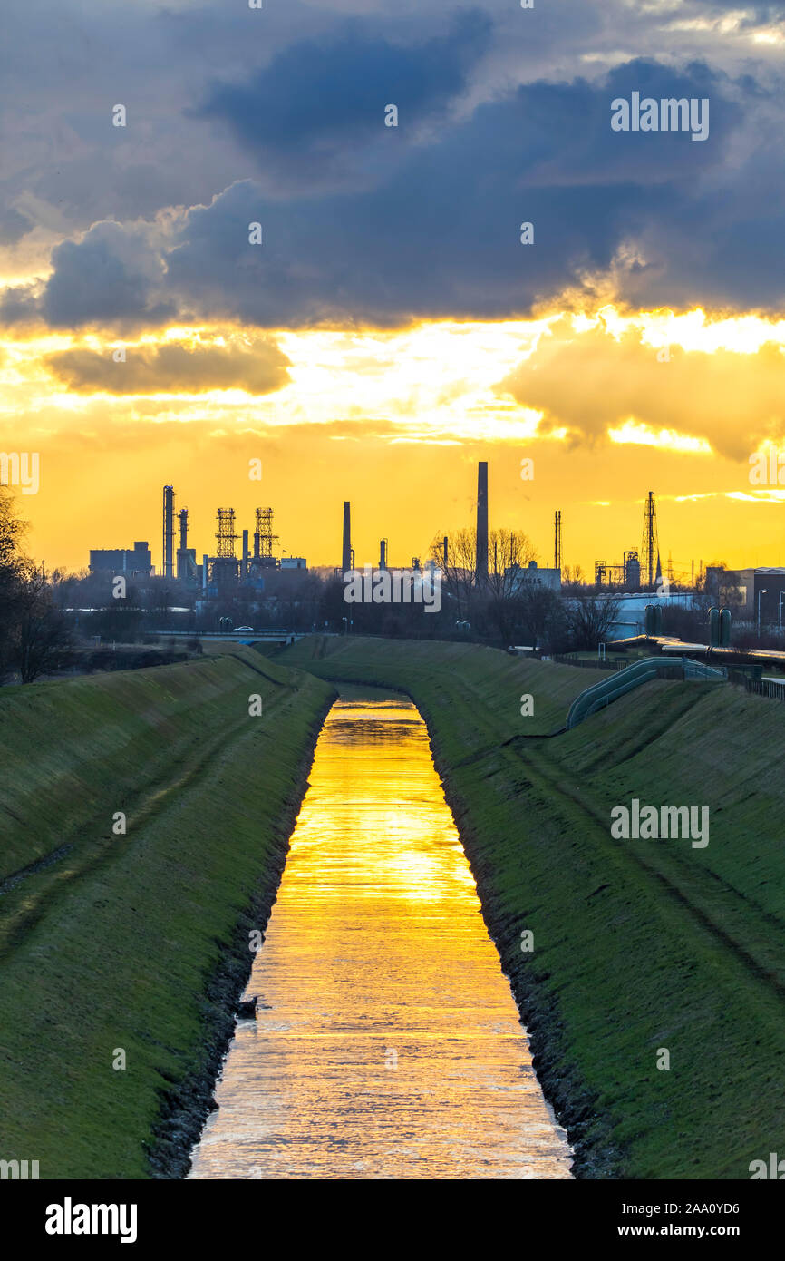 Refinery Bp Gelsenkirchen High Resolution Stock Photography and Images ...