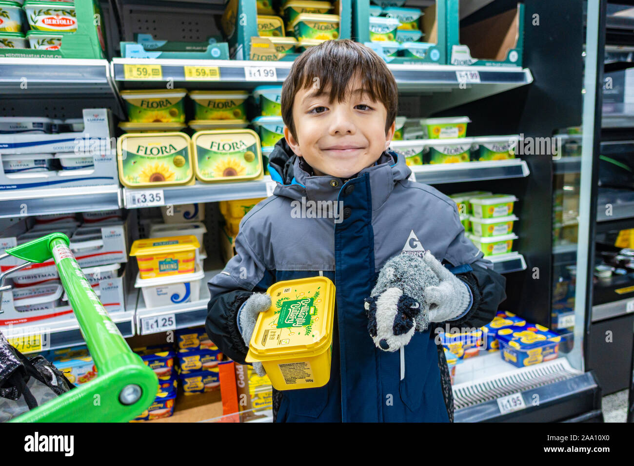 Tub of butter hi-res stock photography and images - Alamy