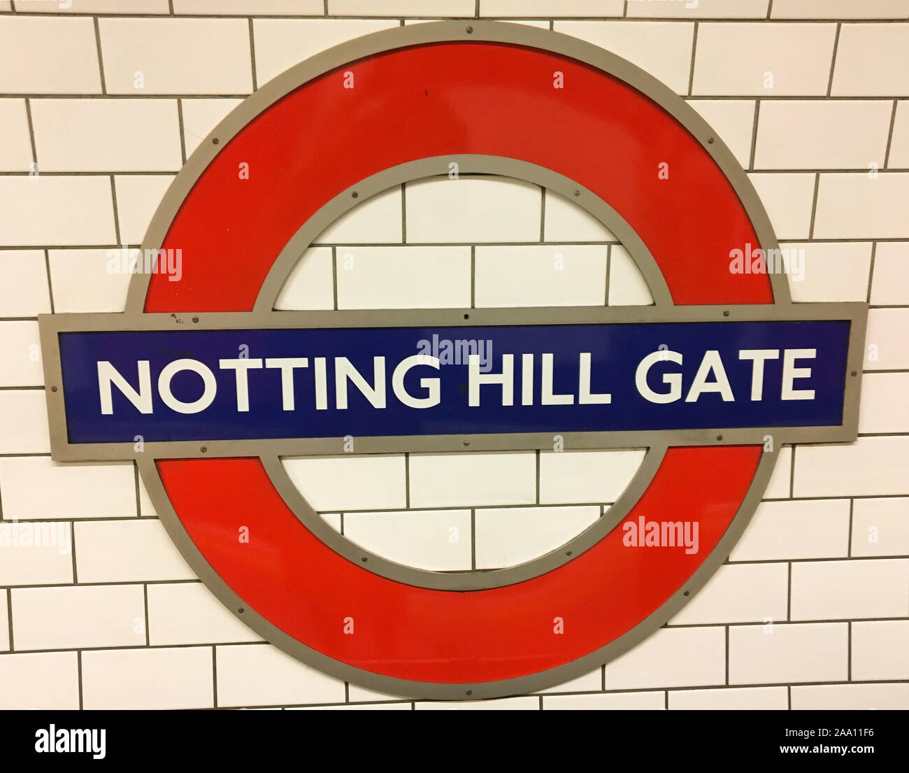 Notting hill tube station hi-res stock photography and images - Alamy