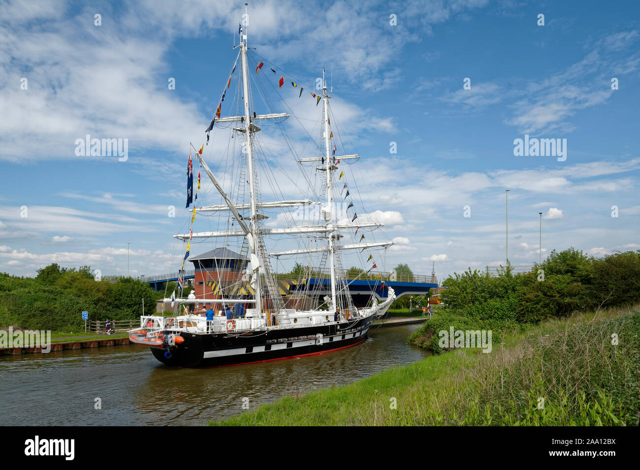 Tall Ship TS Royalist at Netheridge Swing Bridge, Gloucester Sharpness ...