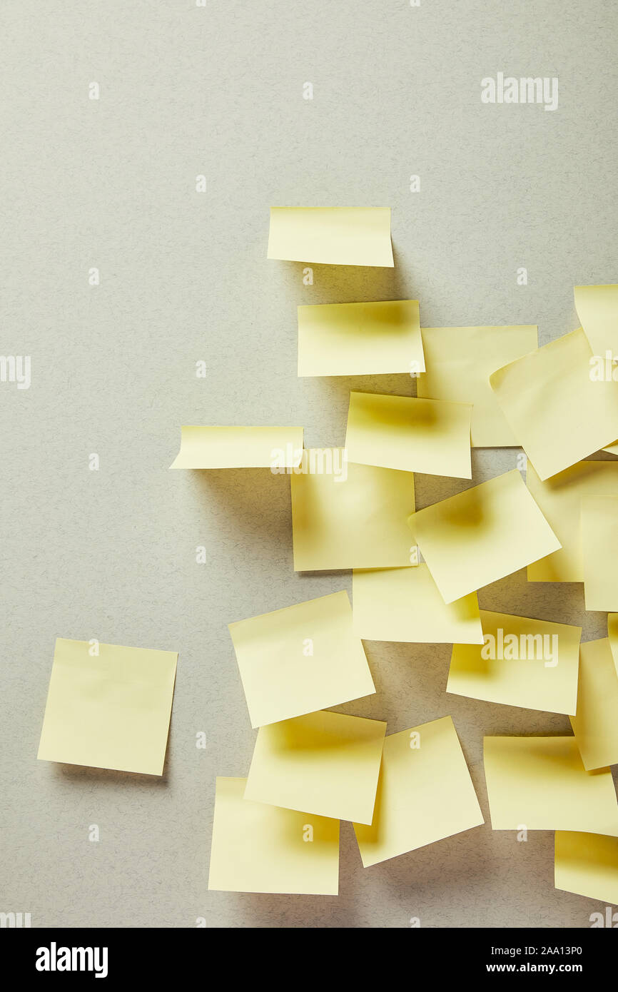 Yellow sticky notes on hi-res stock photography and images - Alamy
