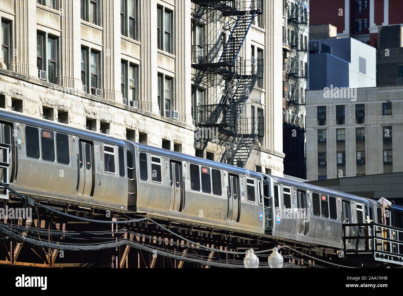 Wabash avenue chicago l train hi-res stock photography and images - Alamy