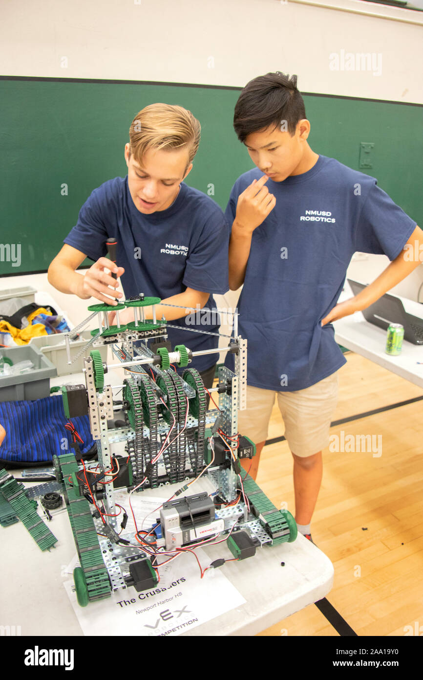 Stem high school competition students hi-res stock photography and ...