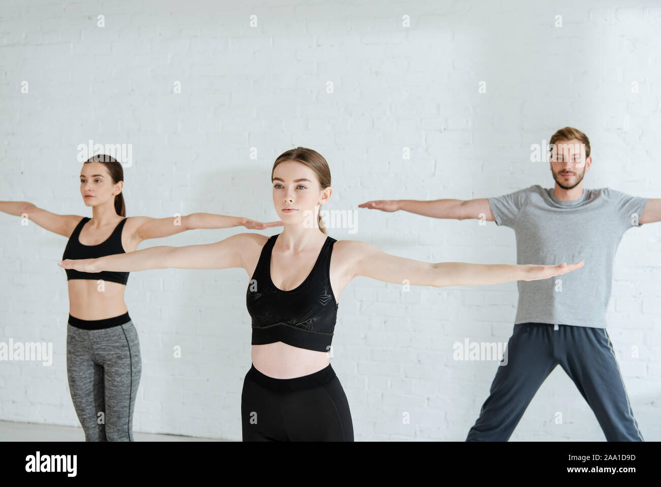 Mountain open arm pose hi-res stock photography and images - Alamy