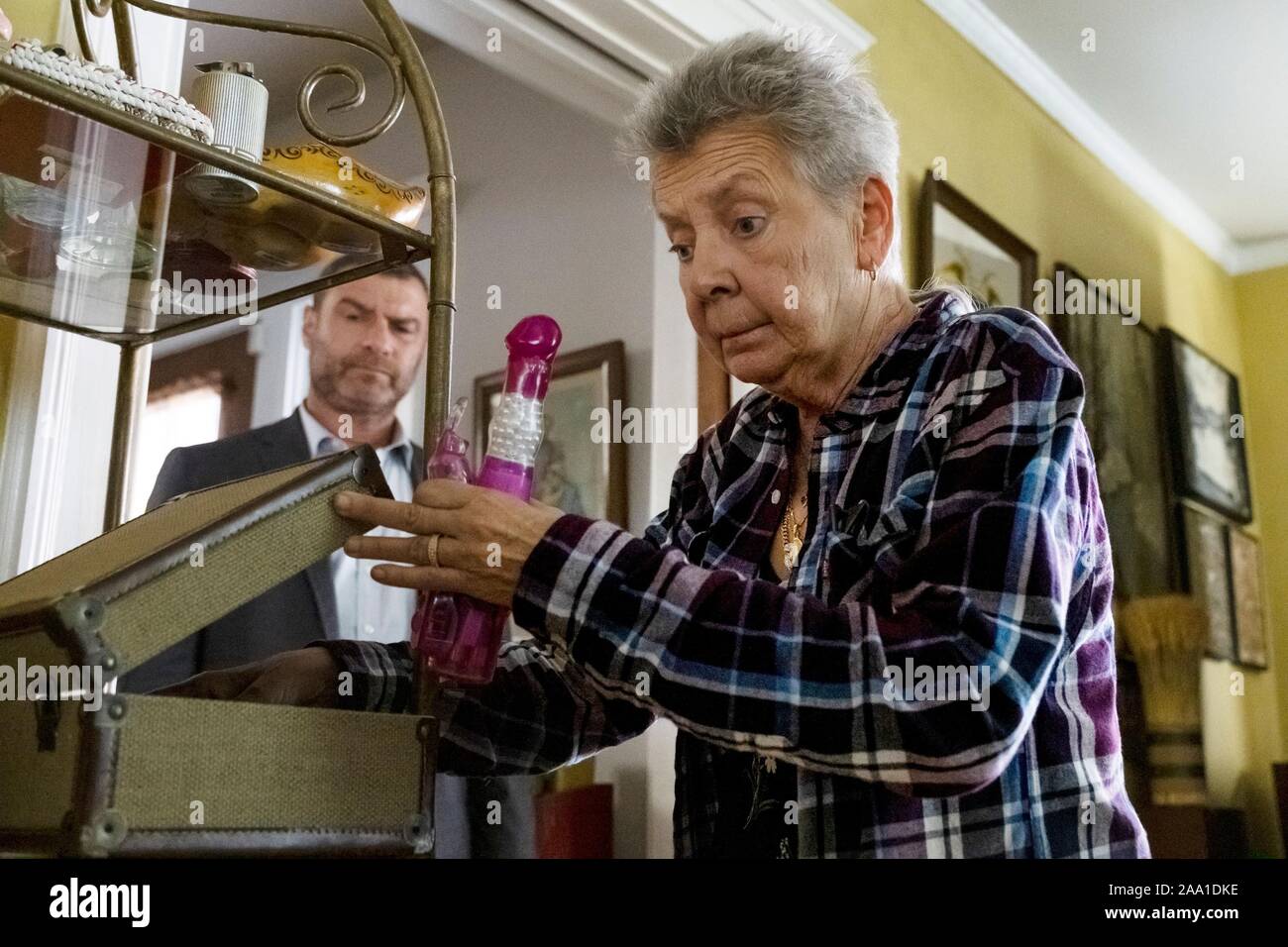 RAY DONOVAN, front, from left: Liev Schreiber, Sandy Martin, 'Faith ...