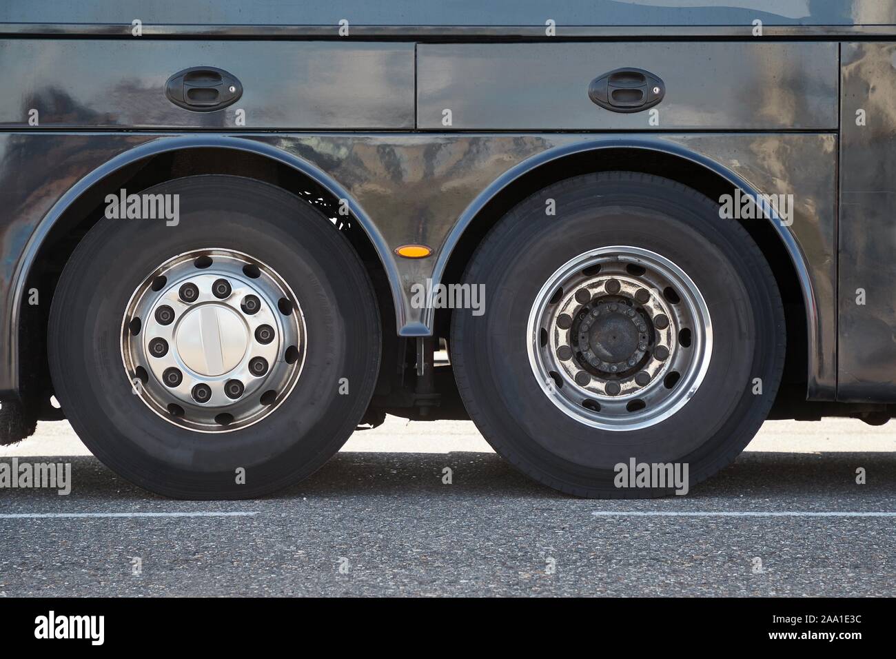 Double axle hi-res stock photography and images - Alamy