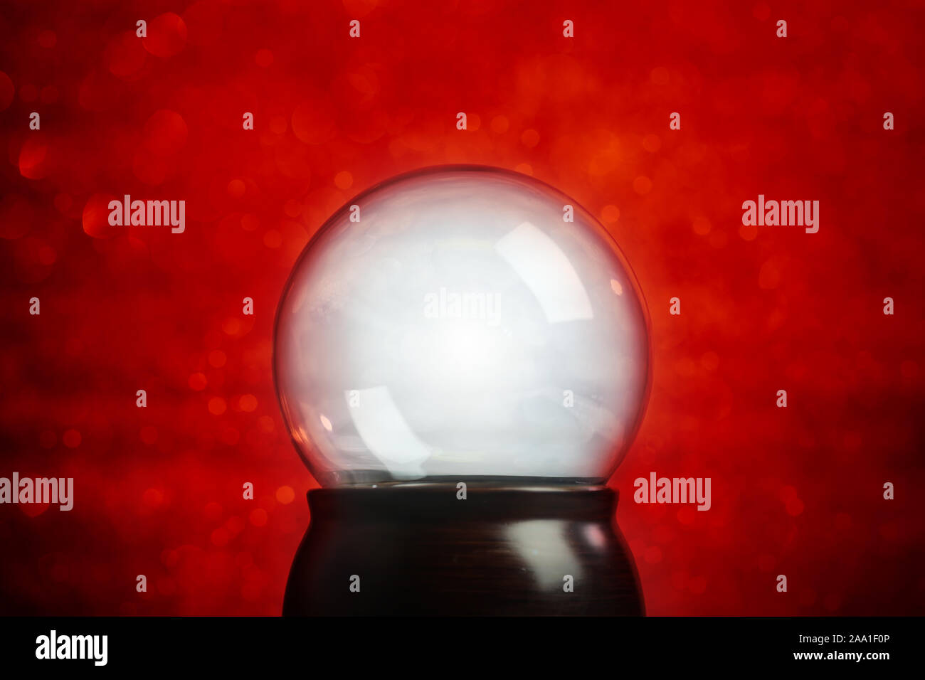 Empty snowglobe hi-res stock photography and images - Alamy